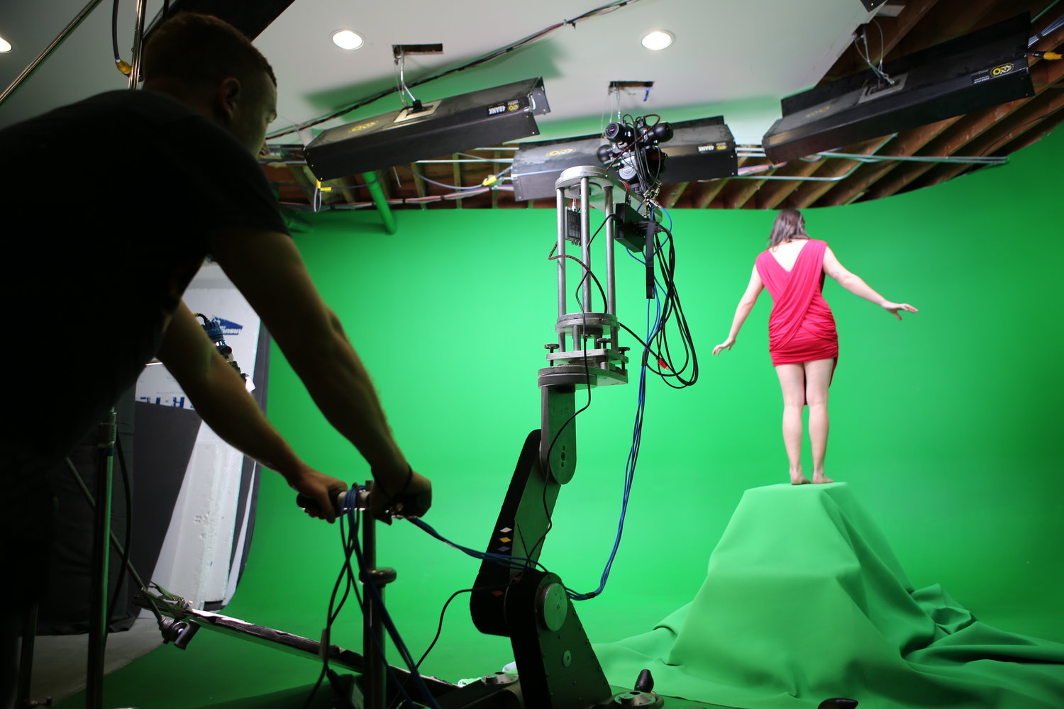 Rose Colored Green Screen Shot | 360 Designs